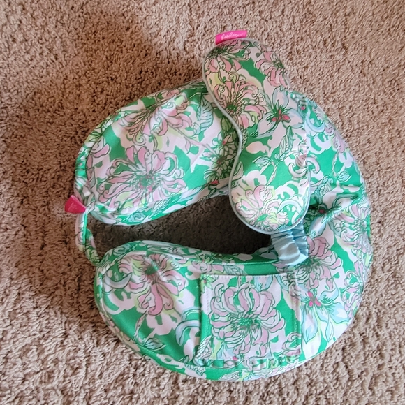 Lilly Pulitzer | Accessories | Lilly Pulitzer Travel Pillow And Eye ...